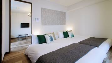 Apartamento em Condomínio Fechado, 1 quarto (302) | Com decoração personalizada, com mobília individualizada, secretária