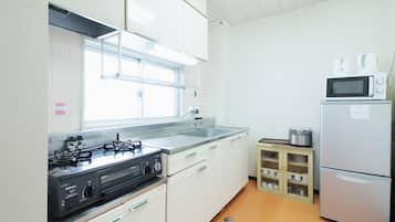 Condo, 3 quartos (401) | Cozinha americana privada | Geladeira, micro-ondas, cooktop, torradeira