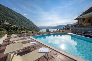 Piscina exterior sazonal