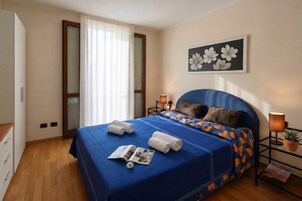 Apartamento Familiar, 3 quartos, 2 casas de banho, junto à montanha (Residence Eden Magnolia 17) | 1 quarto, ferro/tábua de engomar, Wi-fi, roupa de cama fornecida 