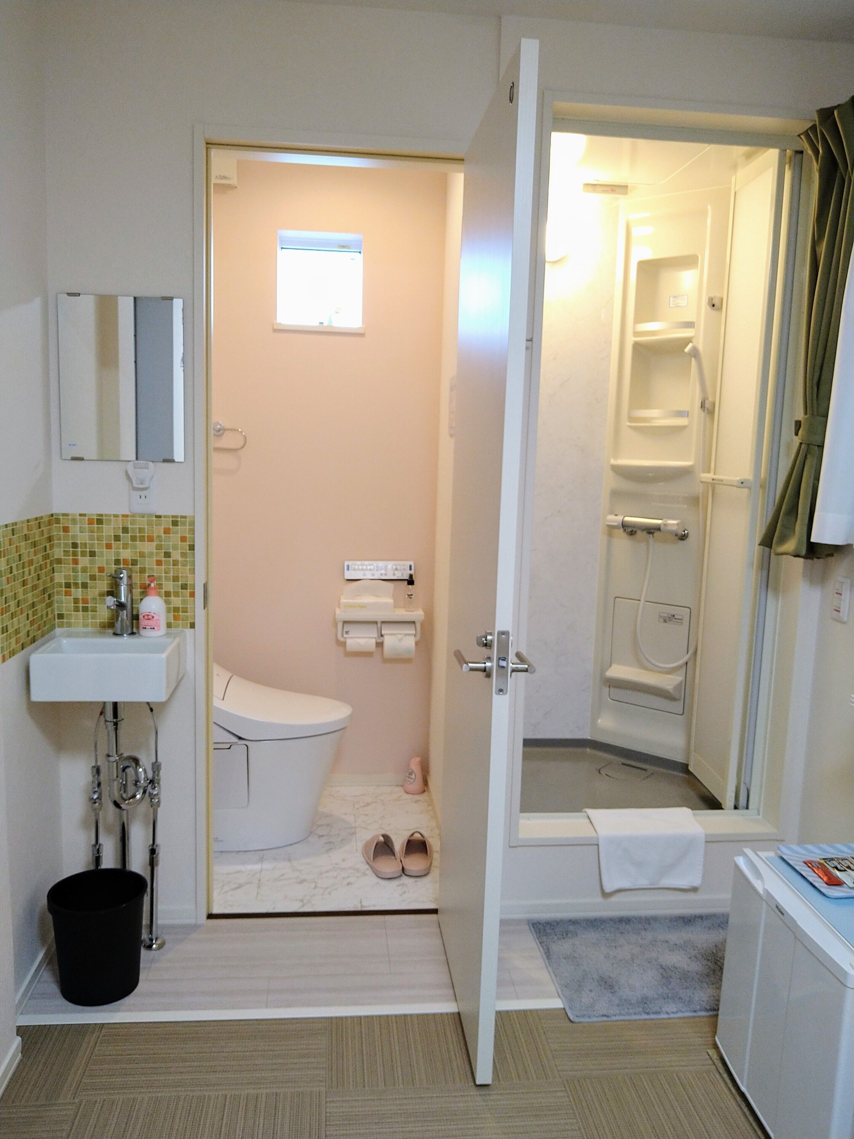 Quarto (201, Cherry, Japanese Style) | Banheiro | Chuveiro, produtos de toalete grátis, secador de cabelo, chinelos