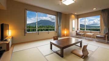Quarto tradicional (Japanese, For 5 Guests, with Toilet) | Cofres nos quartos, Wi-Fi de cortesia, roupa de cama