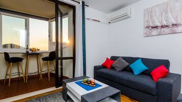 Apartamento (Apartment Boca - One Bedroom Apartmen) | Sala | Televisor de ecrã plano de 25 polegadas com canais digitais, televisor