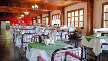 Pequeno-almoço tipo buffet diário incluído