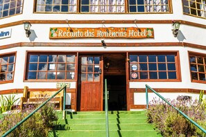 Fachada da propriedade