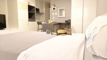 Secretária, secretária adequada para computadores portáteis