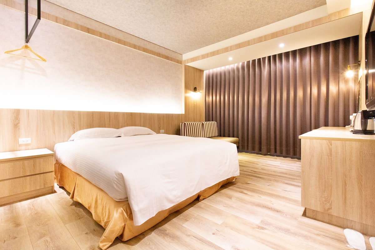 Quarto Duplo Standard (C) | Secretária, cortinas/cortinados opacos, quartos insonorizados 