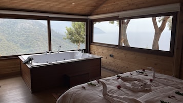 Quarto Duplo Deluxe | Roupa de cama fornecida