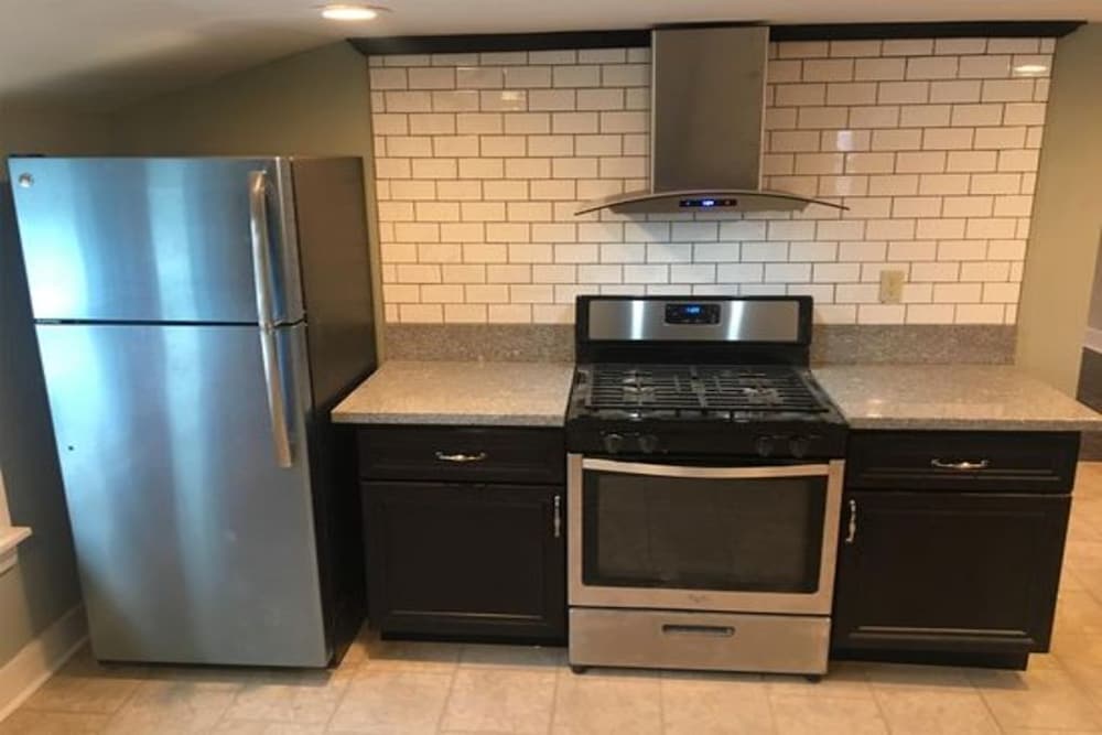 Upper (1 Bedroom) Unit Located Near Buffalo State College - Buffalo, NY