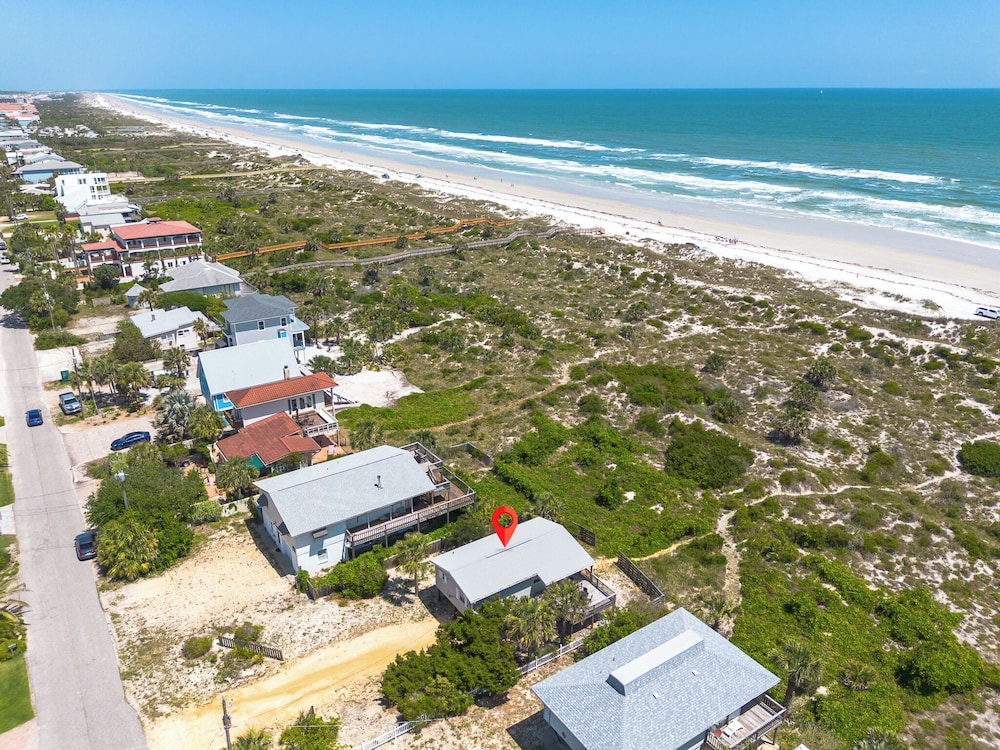 Pounds Cottage By Distinctive Beach Rentals - St. Augustine Beach, FL