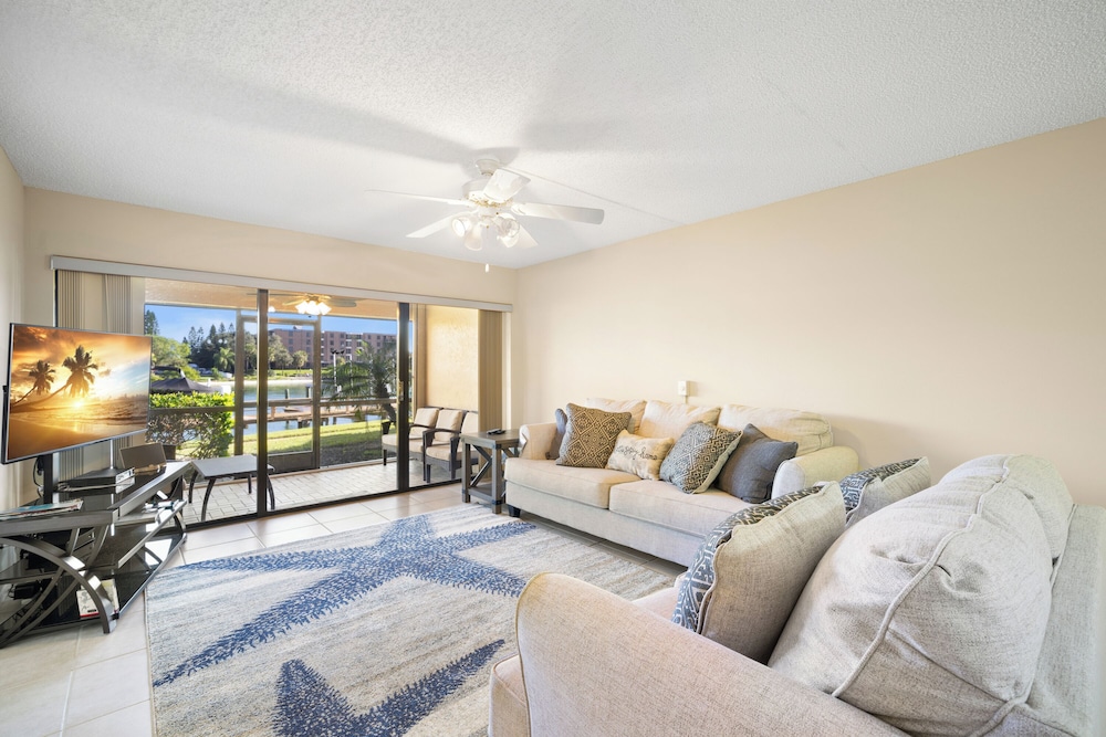 Villa On Point Brittany 5 - St. Petersburg, FL