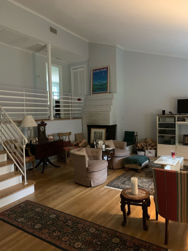 West Hartford Furn. Rm Pvt Bth. Near Uhart, Cigna & Dwtn Hartford All Hospitals - Connecticut