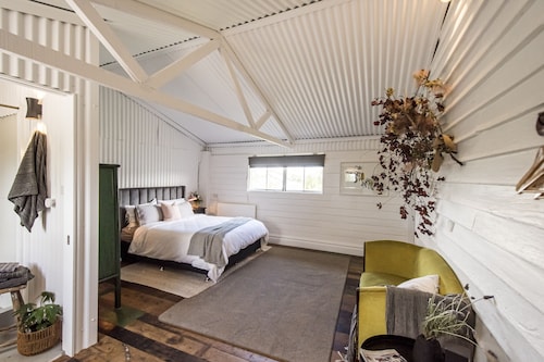 Warruga Shack- Farm Stay Orange - Views & Sunsets - Australia