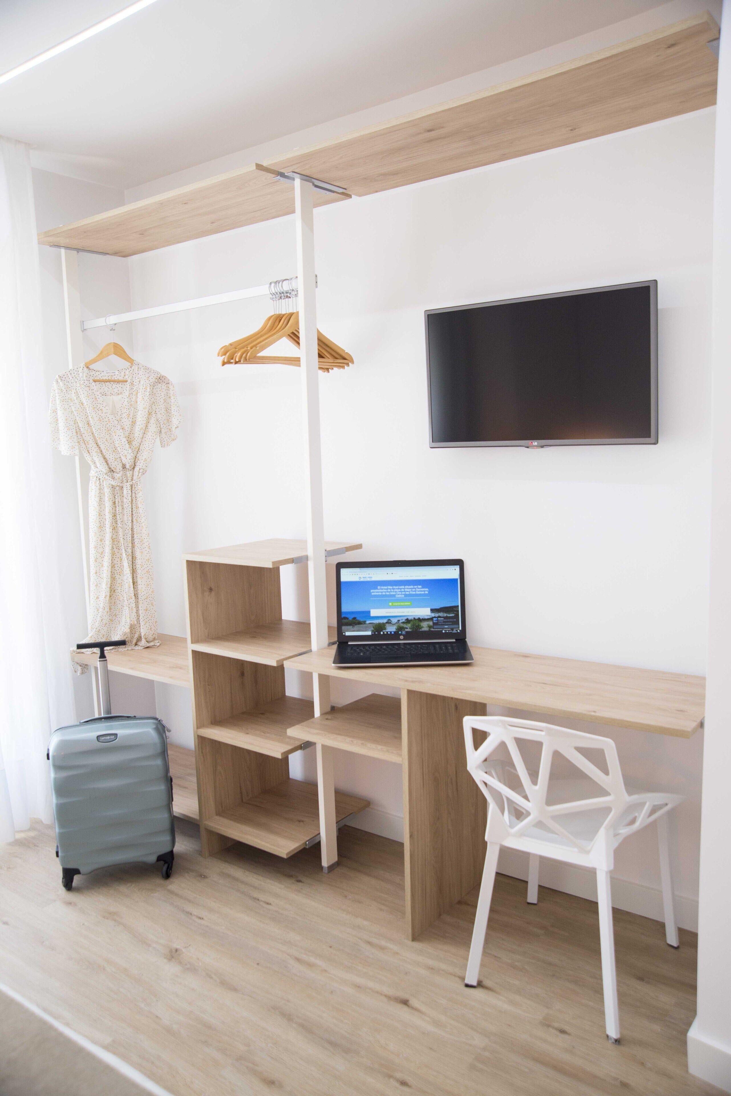 Quarto casal ou duplo superior | Escrivaninha, Wi-Fi de cortesia, roupa de cama