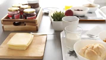 Buffet de pequeno-almoço