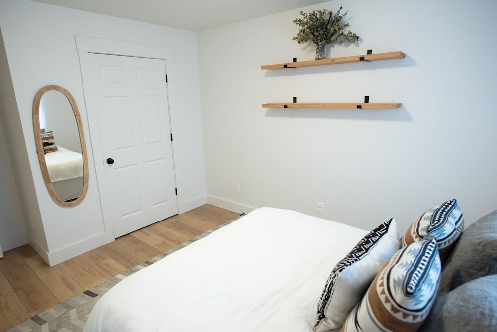 Clean Belgrade Condo Close To I-90/airport - Montana