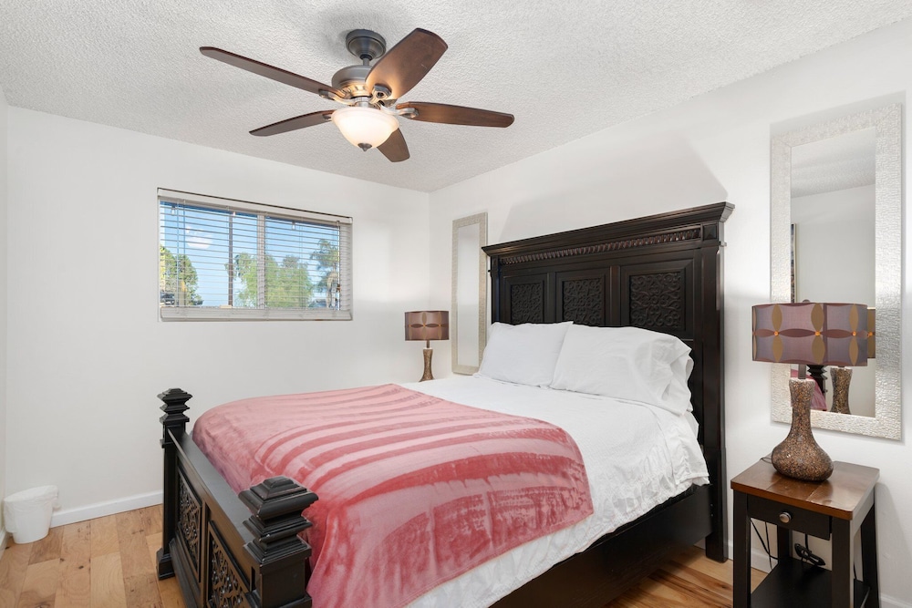 Spacious Old Town Scottsdale Paradise W/ Heated Pool, Hot Tub, Firepit & Grill! - Scottsdale, AZ