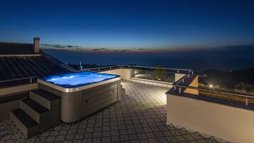 Banheira de hidromassagem