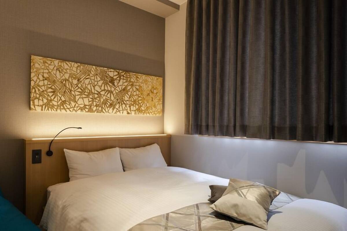 Wi-Fi de cortesia, roupa de cama