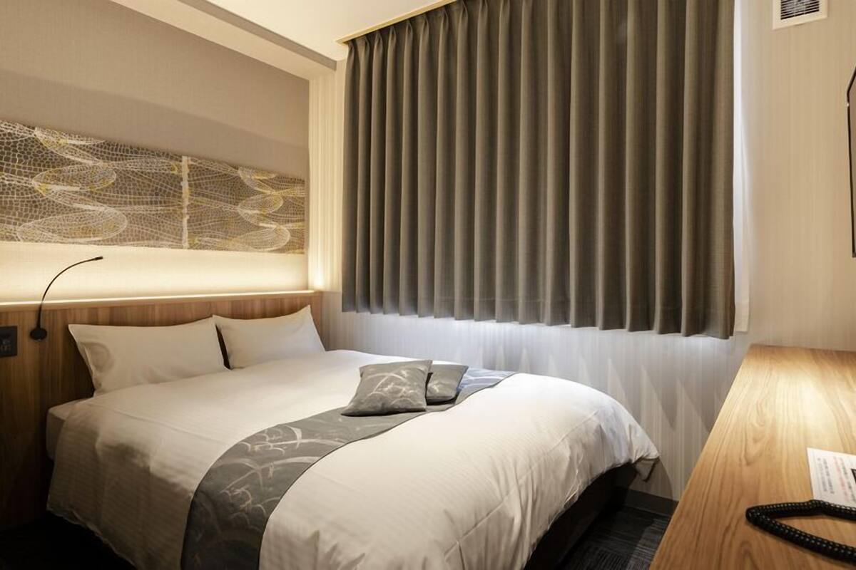 Wi-Fi de cortesia, roupa de cama