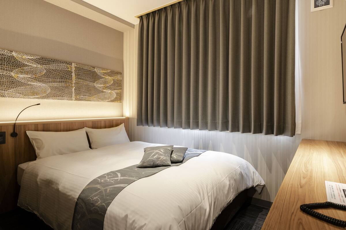 Wi-Fi de cortesia, roupa de cama