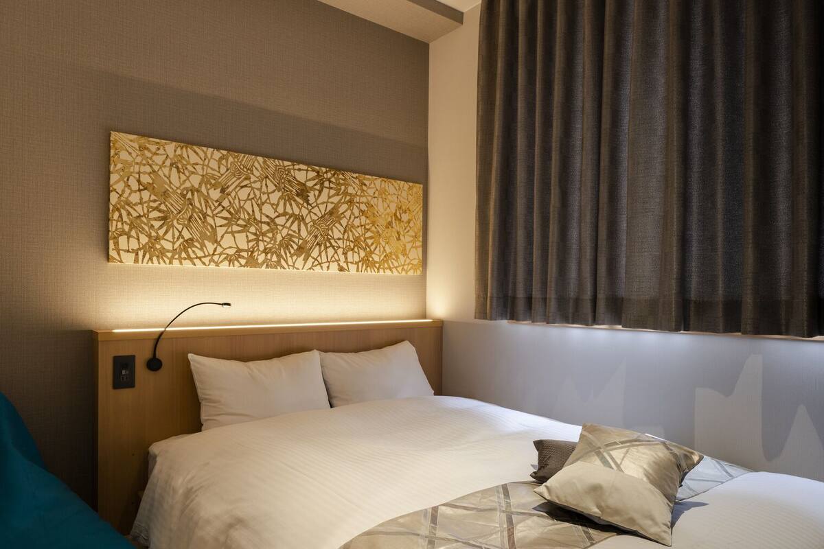 Wi-Fi de cortesia, roupa de cama