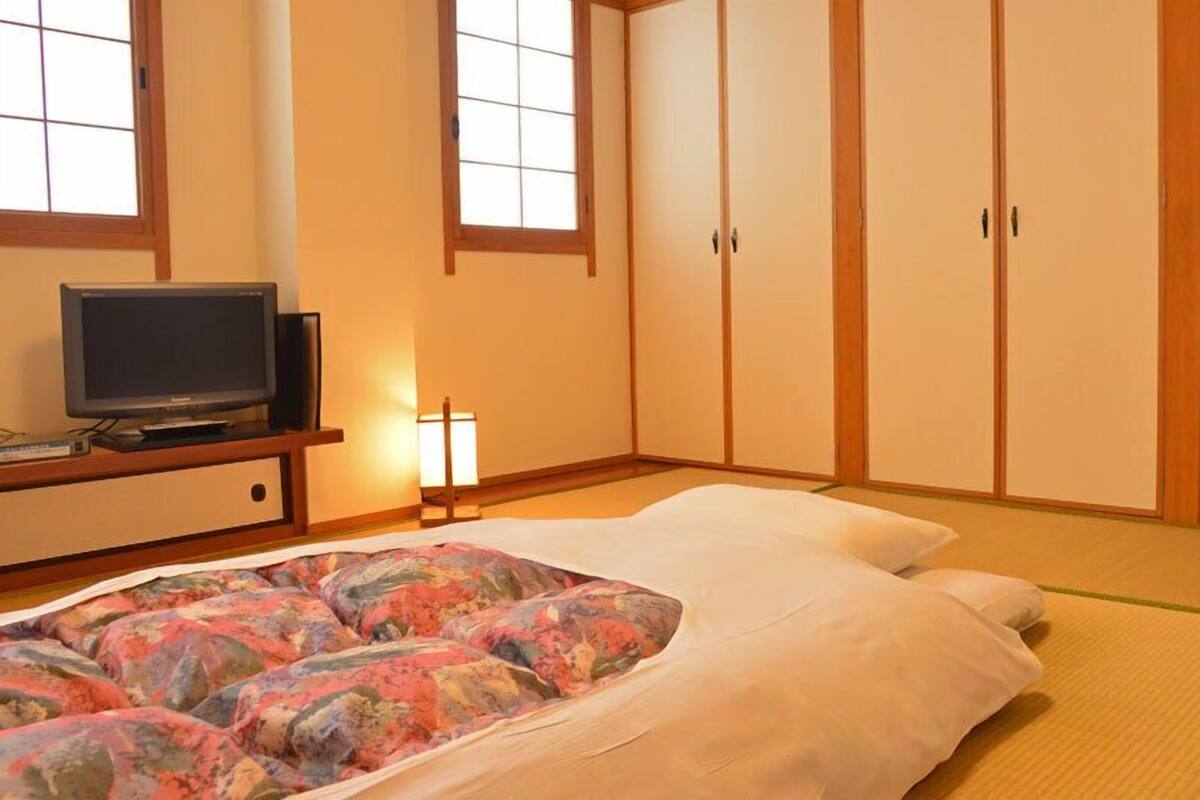 Wi-Fi de cortesia, roupa de cama