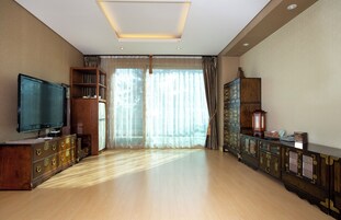 Quarto família, vista para a montanha (Plaza Suite) | Camas com colchões de espuma com sistema de memória