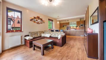Apartamento (22) | 1 quarto, com decoração personalizada, com mobília individualizada