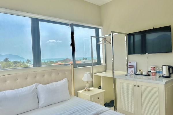 Quarto casal luxo, vista para a montanha | Roupas de cama antialérgicas, frigobar, escrivaninha