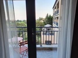 Quarto superior | Frigobar, cofres nos quartos, escrivaninha