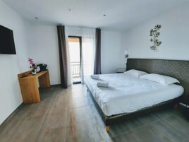 Quarto standard | Frigobar, cofres nos quartos, escrivaninha