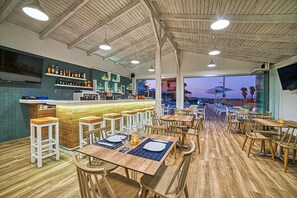 Pequeno-almoço preparado no momento diário (10 EUR por pessoa) 