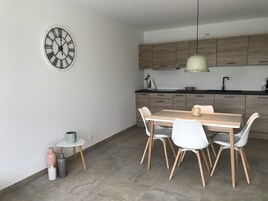 Apartamento (Zandkorrel) | Cozinha privada | Geladeira, micro-ondas, fogão, cooktop
