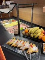 Café da manhã com buffet grátis todos os dias