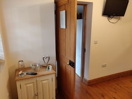 Casa, 3 quartos, pátio | Comodidade do quarto