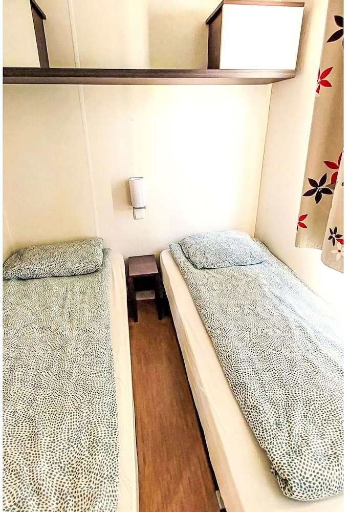 Alleinstehendes Ferienhaus Mit W-lan, Klimaanlage, Pool, Terrasse, Haustiere Erlaubt, Parkplatz - Prag