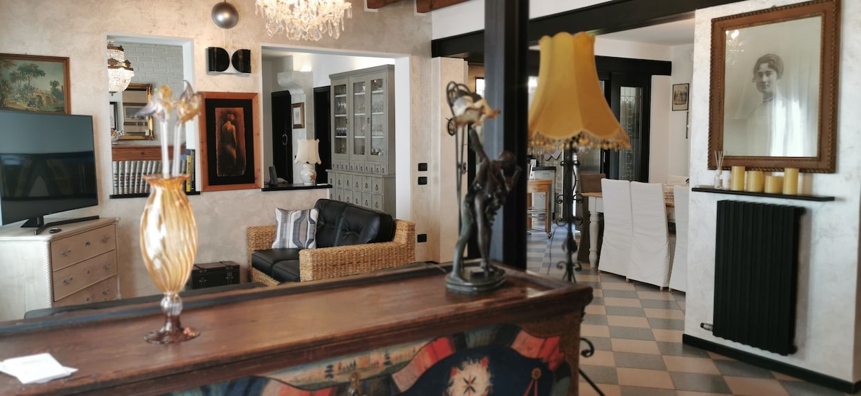 Exclusive Villa With Private Pool Sleeps 12 - 6 Rooms - Canda