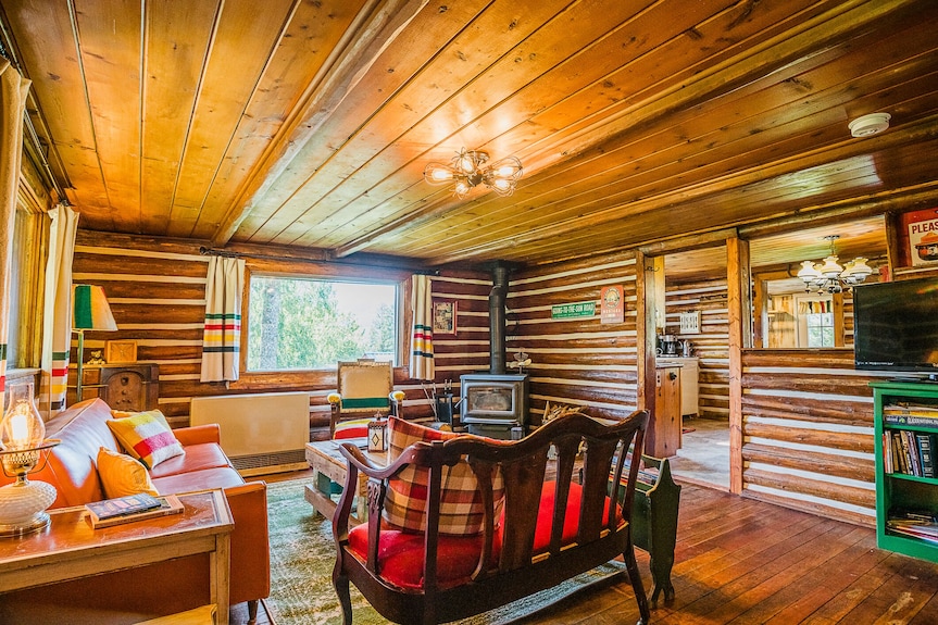 Authentic Vintage Cabin 9 Miles From Glacier - Glacier National Park