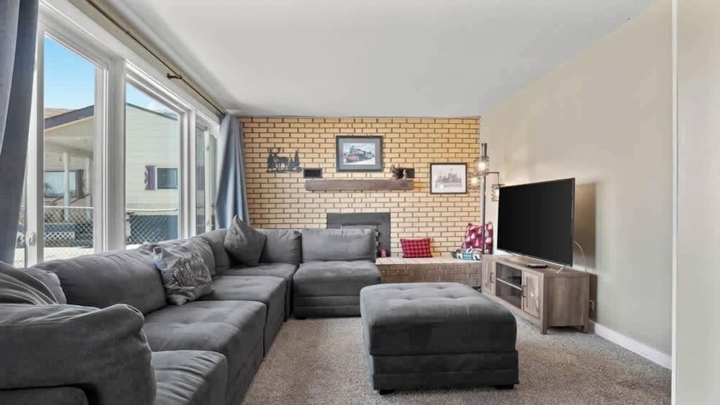 Cozy 3br - Hot Tub, 1 Block From Main St. - Temple Israel Museum