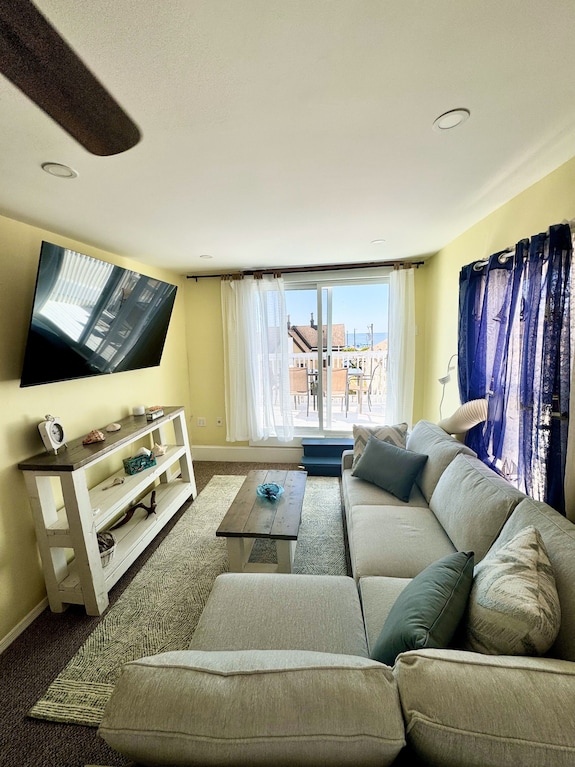 Ocean Views, Seconds To The Beach, And A 5 Minute Walk To Downtown Shopping! - Cape May