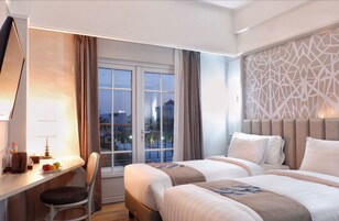 Cofres nos quartos, escrivaninha, Wi-Fi de cortesia, roupa de cama