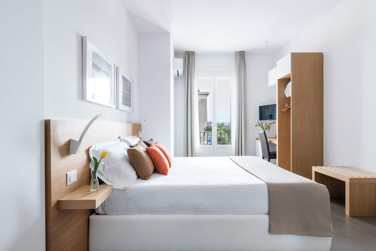 Quarto Deluxe | Roupa de alta qualidade, edredões de penas 