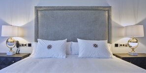 Quarto casal superior (Ansares Suite) | Roupas de cama premium, edredons de pluma, frigobar, cofres nos quartos