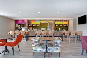 Café da manhã com buffet grátis todos os dias