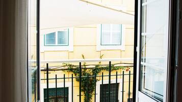 Quarto Duplo ou Twin Comfort, varanda | Roupa de alta qualidade, edredões de penas