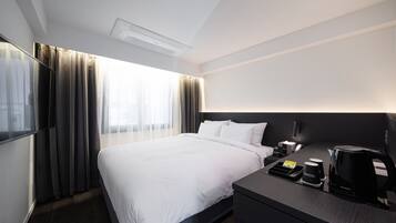 Compact King | Wi-fi grátis, roupa de cama fornecida