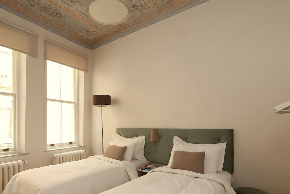 Newly Renovated In Galata, With Terrace Views! - Turquía