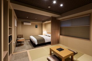 Quarto (Queen, Tatami, A) | Edredões de penas, secretária, Wi-fi grátis, roupa de cama fornecida 