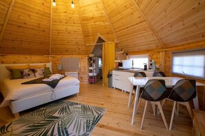 Cabana romântica | Frigobar, Wi-Fi de cortesia, roupa de cama